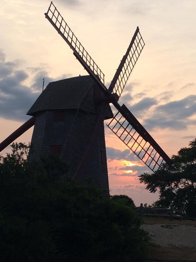 Explore Nantucket's History with Barrett's Tours and Trips